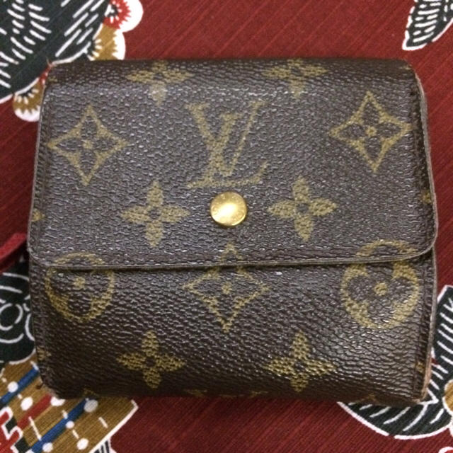 LOUIS VUITTON - 二つ折財布 ルイヴィトン ボロボロ財布の通販 LOUIS VUITTON - 二つ折財布 ルイヴィトン ボロボロ財布の通販