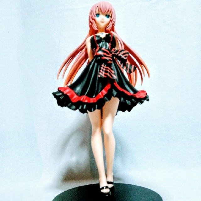 巡音ルカ アムールフィギュア(中古)の通販 by toysluna |ラクマ 巡音ルカ アムールフィギュア(中古)の通販 by toysluna |ラクマ