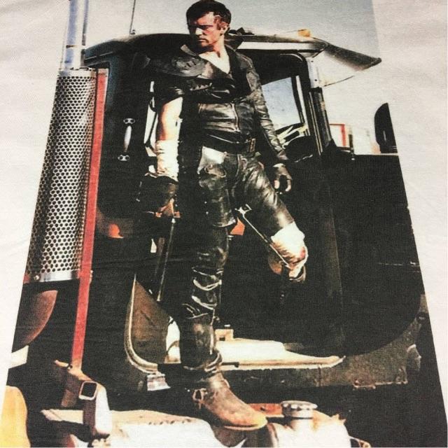 新品 映画 マッドマックス2 Tシャツ S M L XL メルギブソンの 新品 映画 マッドマックス2 Tシャツ S M L XL メルギブソンの
