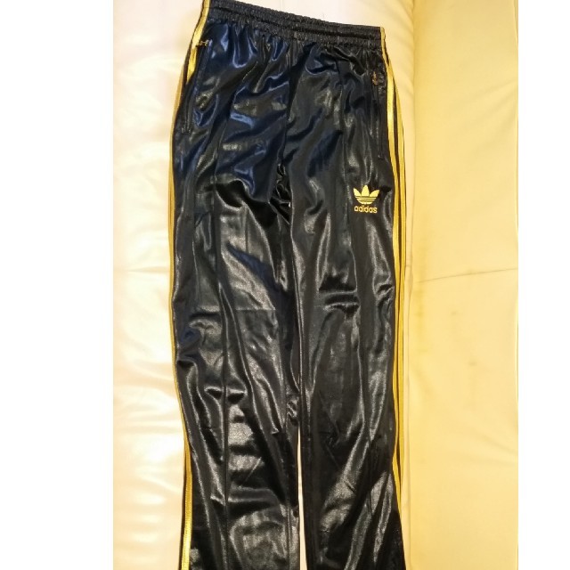 アディダス adidas 黒金上下ジャージ XL chile62 アディダス adidas 黒金上下ジャージ XL chile62