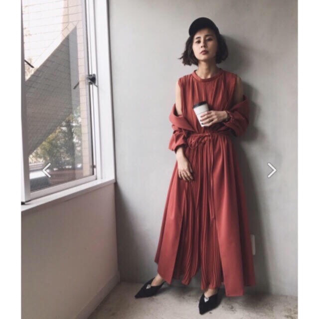 付下げ 吉乃一廉 辻が花模様 金彩 ガード加工 黄土色 しつけ糸 K 付下げ 吉乃一廉 辻が花模様 金彩 ガード加工 黄土色 しつけ糸 K