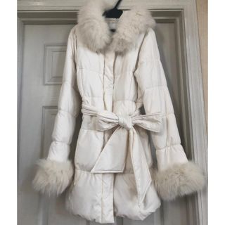 CECIL McBEE(ダウンコート ・ ホワイト/白色系)のフリマ CECIL McBEE(ダウンコート ・ ホワイト/白色系)のフリマ
