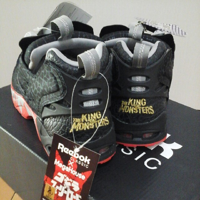 Reebok - リーボック ゴジラ スニーカーの通販 by ぷーどる's Reebok - リーボック ゴジラ スニーカーの通販 by ぷーどる's