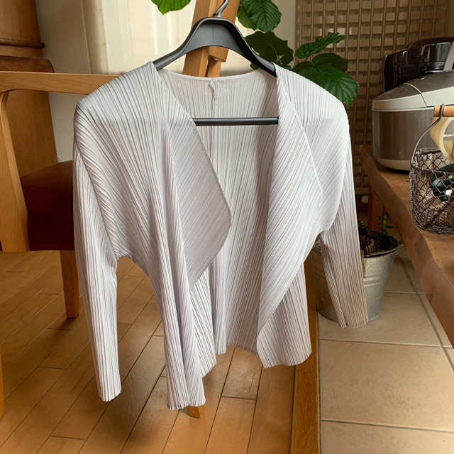 ISSEY MIYAKE - イッセイミヤケ カーディガンの通販 by はるか's ISSEY MIYAKE - イッセイミヤケ カーディガンの通販 by はるか's