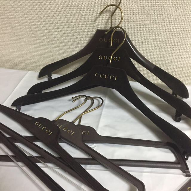 GUCCI - GUCCIハンガー6本セットの通販 by 販売停止中|グッチ GUCCI - GUCCIハンガー6本セットの通販 by 販売停止中|グッチ