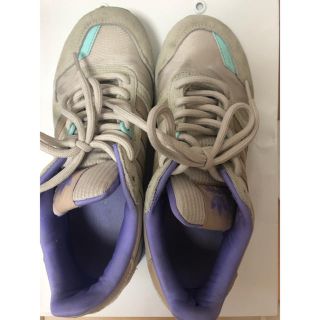adidas(スニーカー ・ ベージュ系)のフリマアイテム一覧 adidas(スニーカー ・ ベージュ系)のフリマアイテム一覧