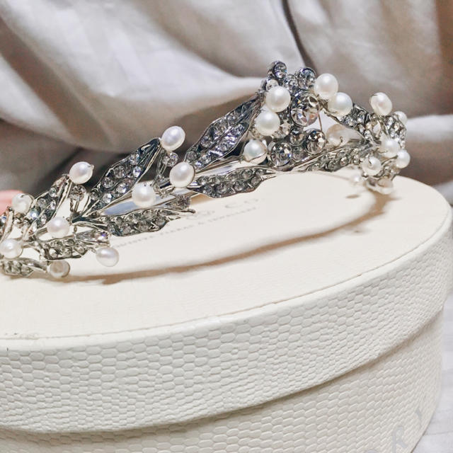 新品・未使用】【美品】ivory&co persephone ティアラ 新品・未使用】【美品】ivory&co persephone ティアラ