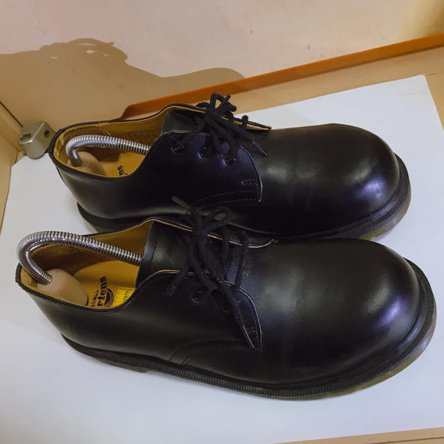 Dr.Martens - ドクターマーチン (廃盤モデル)3ホール足先が Dr.Martens - ドクターマーチン (廃盤モデル)3ホール足先が
