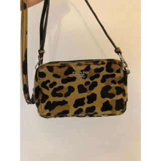 PRADA(レオパード ・ ショルダーバッグ)のフリマアイテム一覧 PRADA(レオパード ・ ショルダーバッグ)のフリマアイテム一覧