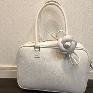René(バッグ ・ ホワイト/白色系)のフリマアイテム一覧 René(バッグ ・ ホワイト/白色系)のフリマアイテム一覧