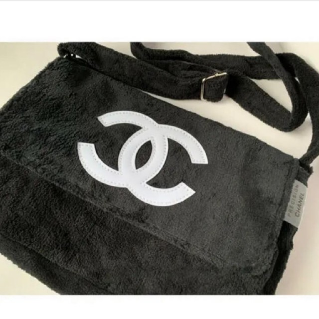 CHANEL - CHANEL ノベルティ サコッシュ ショルダーバッグ キム CHANEL - CHANEL ノベルティ サコッシュ ショルダーバッグ キム