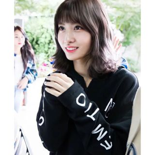 ZARA - TWICE もも 着用 パーカーの通販 by ALLround|ザラなら ZARA - TWICE もも 着用 パーカーの通販 by ALLround|ザラなら
