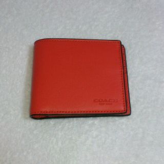 COACH(折り財布 ・ オレンジ/橙色系)のフリマアイテム一覧 COACH(折り財布 ・ オレンジ/橙色系)のフリマアイテム一覧