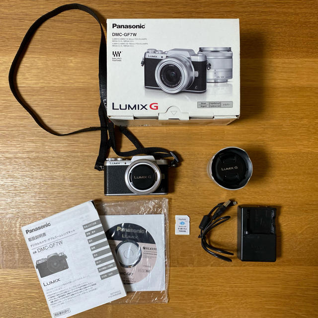 美品!Panasonic LUMIX ミラーレス一眼(SD付き) 美品!Panasonic LUMIX ミラーレス一眼(SD付き)