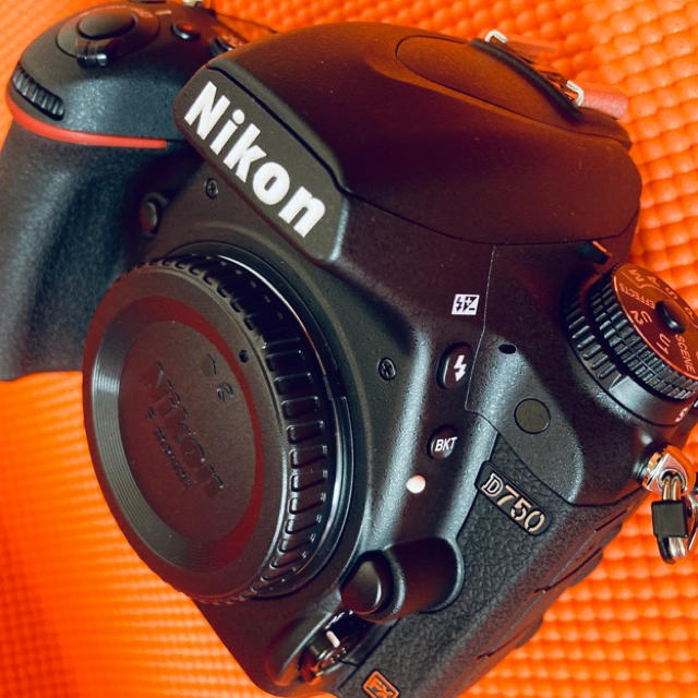 新品同様 メーカー保証有 ニコン D750 ボディ 新品同様 メーカー保証有 ニコン D750 ボディ