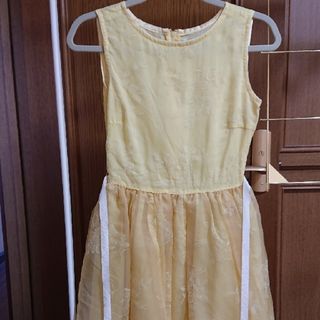RED VALENTINO(ワンピース ・ イエロー/黄色系)のフリマ RED VALENTINO(ワンピース ・ イエロー/黄色系)のフリマ