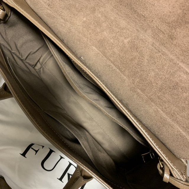 FURLA - 美品!FURLA フルラ METROPOLISメトロポリスMサッチェル FURLA - 美品!FURLA フルラ METROPOLISメトロポリスMサッチェル
