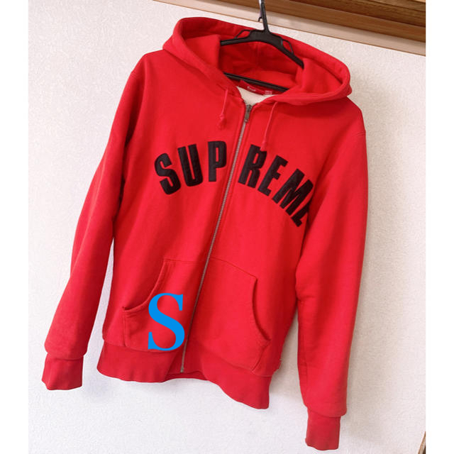 プロフ必読‼️ Supreme アーチロゴ ジップパーカー プロフ必読‼️ Supreme アーチロゴ ジップパーカー