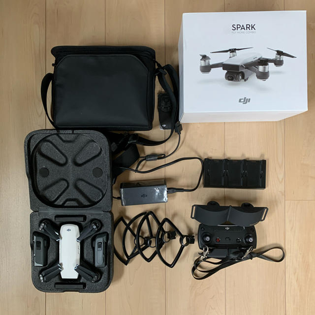DJI Spark Fly More コンボ(アルペンホワイト) DJI Spark Fly More コンボ(アルペンホワイト)