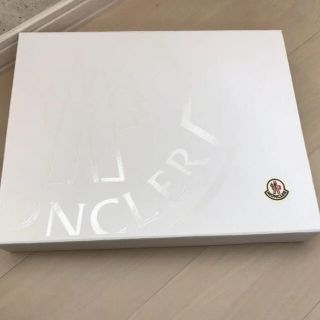 MONCLER(ラッピング/包装)のフリマアイテム一覧 MONCLER(ラッピング/包装)のフリマアイテム一覧
