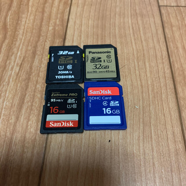 Nikon D5200 ダブルズームキット(オマケ多数) Nikon D5200 ダブルズームキット(オマケ多数)