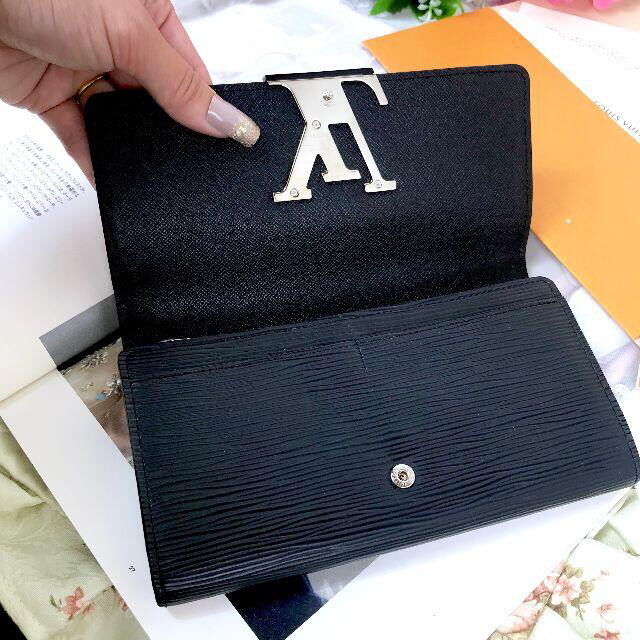 本日限定価格♡未使用にちかい♡希少♡【保証書付】ルイヴィトン長 本日限定価格♡未使用にちかい♡希少♡【保証書付】ルイヴィトン長