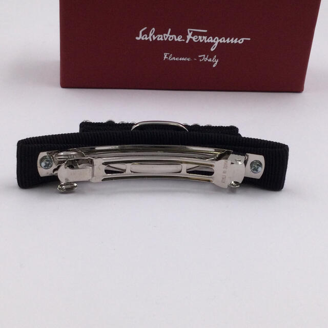 未使用品 フェラガモ FERAGAMO バレッタ ビジュー/リボン 黒色 未使用品 フェラガモ FERAGAMO バレッタ ビジュー/リボン 黒色