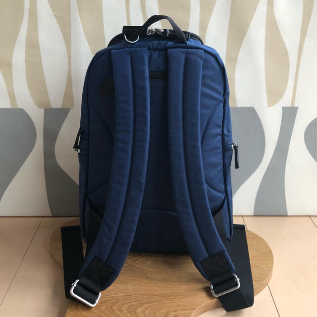 marimekko - 新品 marimekko METRO メトロ バックパック ナイト marimekko - 新品 marimekko METRO メトロ バックパック ナイト