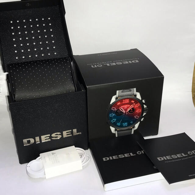 DIESEL ディーゼル スマートウォッチ DZT2012 美品 DIESEL ディーゼル スマートウォッチ DZT2012 美品
