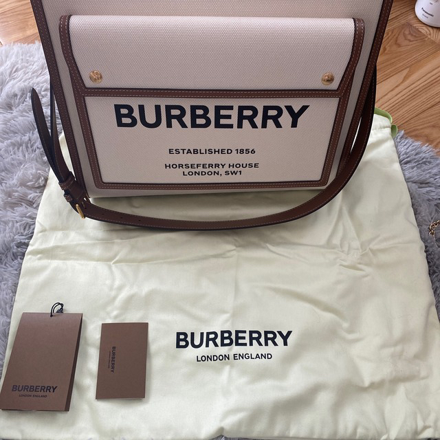 BURBERRY - BURBERRY ポケットバッグ ミディアムの通販 by BURBERRY - BURBERRY ポケットバッグ ミディアムの通販 by