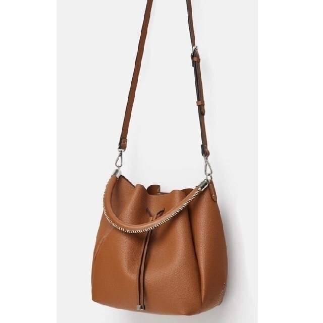 ZARA - トップステッチハンドル付き バケットバッグ ZARAの通販 ZARA - トップステッチハンドル付き バケットバッグ ZARAの通販