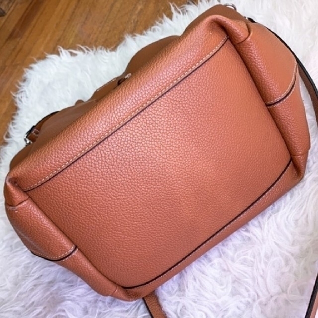 ZARA - トップステッチハンドル付き バケットバッグ ZARAの通販 ZARA - トップステッチハンドル付き バケットバッグ ZARAの通販