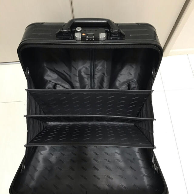 RIMOWA ビジネストロリー サルサデラックス 黒 RIMOWA ビジネストロリー サルサデラックス 黒