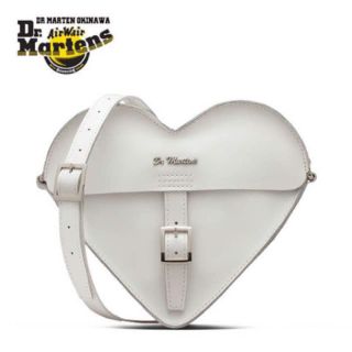 Dr.Martens(バッグ ・ ホワイト/白色系)のフリマアイテム一覧 Dr.Martens(バッグ ・ ホワイト/白色系)のフリマアイテム一覧