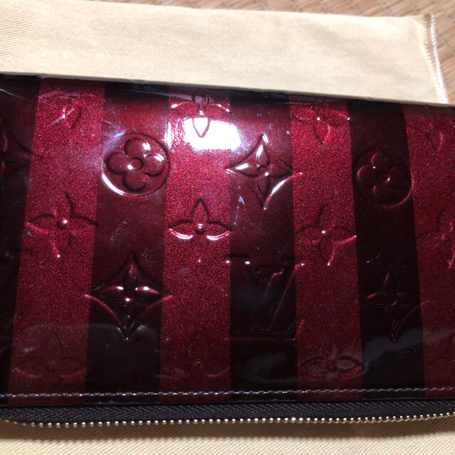 LOUIS VUITTON ジッピーウォレット 長財布 モノグラム ヴェルニ LOUIS VUITTON ジッピーウォレット 長財布 モノグラム ヴェルニ