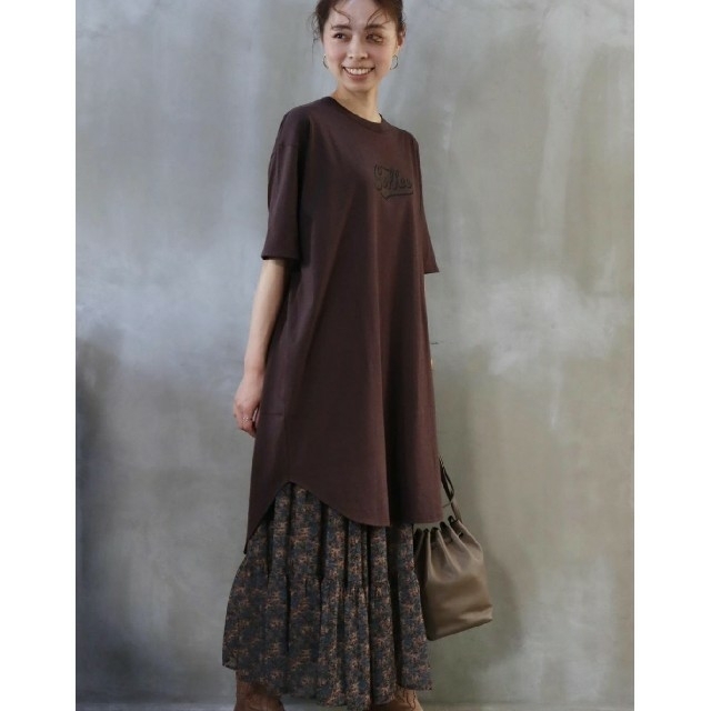 新品 HUG O WaR 妄想カフェ 半袖 ロングTシャツ 雅姫 石田ゆり子 新品 HUG O WaR 妄想カフェ 半袖 ロングTシャツ 雅姫 石田ゆり子