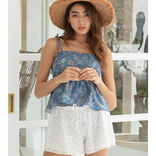 PEAK&PINE - エスニック小花柄シャーリングキャミソールビキニの PEAK&PINE - エスニック小花柄シャーリングキャミソールビキニの