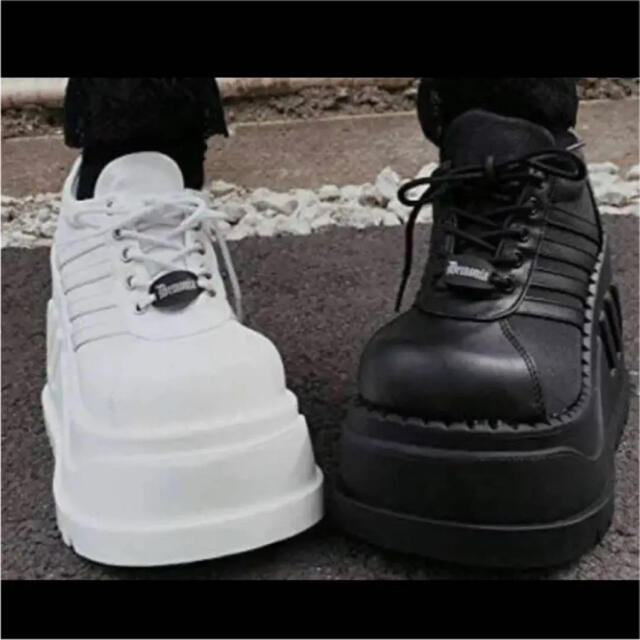 レアカラー DEMONIA STOMP-08 WHITE 厚底スニーカー 地雷系の レアカラー DEMONIA STOMP-08 WHITE 厚底スニーカー 地雷系の