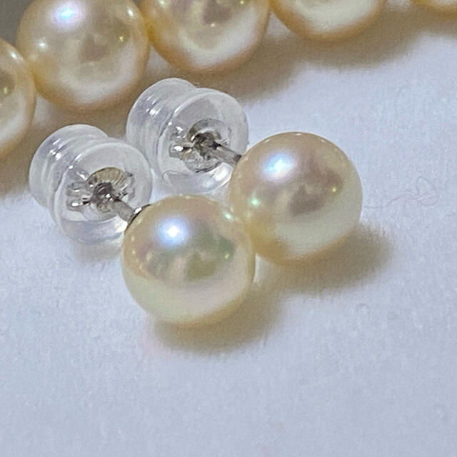 6.9ミリ 花珠 パールピアス あこや真珠 6.9ミリ 花珠 パールピアス あこや真珠