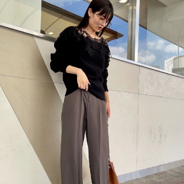 FRAY I.D - 新品タグ付 レーストリムオフショルニット 黒 FRAY FRAY I.D - 新品タグ付 レーストリムオフショルニット 黒 FRAY