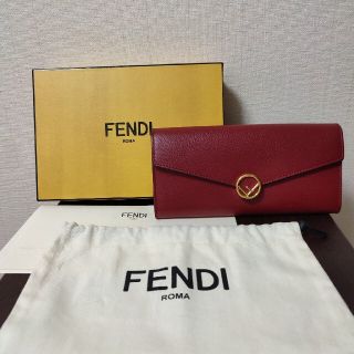 FENDI(レッド/赤色系)のフリマアイテム一覧 FENDI(レッド/赤色系)のフリマアイテム一覧