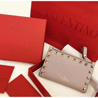 VALENTINO(財布 ・ ゴールド/金色系)のフリマアイテム一覧 VALENTINO(財布 ・ ゴールド/金色系)のフリマアイテム一覧