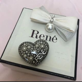 René(ブローチ/コサージュ ・ シルバー/銀色系)のフリマ René(ブローチ/コサージュ ・ シルバー/銀色系)のフリマ