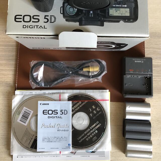 Canon EOS 5D ボディ 動作確認済み cfカードアダプタ付き Canon EOS 5D ボディ 動作確認済み cfカードアダプタ付き