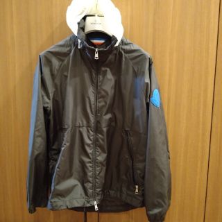 MONCLER(ナイロンジャケット)のフリマアイテム一覧 MONCLER(ナイロンジャケット)のフリマアイテム一覧