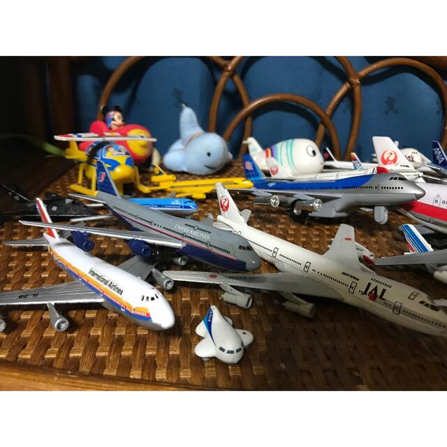 Takara Tomy - 飛行機模型 おもちゃ 25機 おまとめの通販 by Takara Tomy - 飛行機模型 おもちゃ 25機 おまとめの通販 by