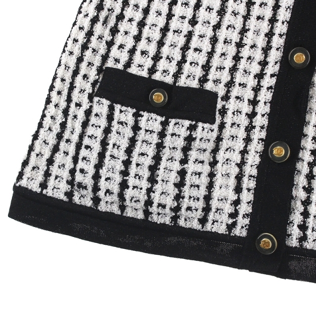 CHANEL - シャネル CHANEL ココボタン ニット カーディガン CHANEL - シャネル CHANEL ココボタン ニット カーディガン