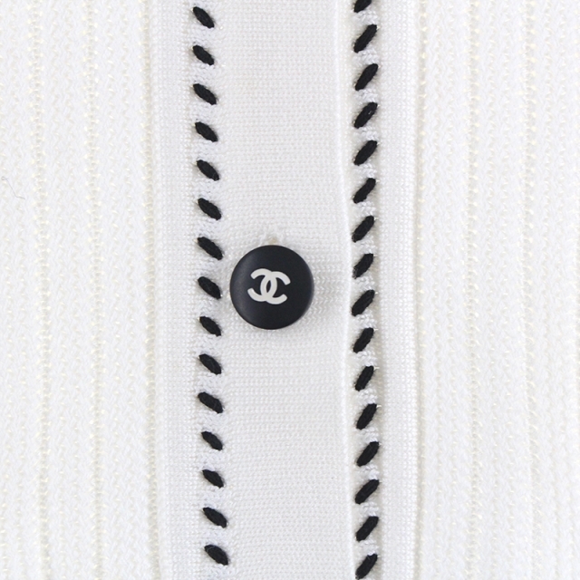 CHANEL - シャネル CHANEL ココボタン 半袖 トップス ニットの CHANEL - シャネル CHANEL ココボタン 半袖 トップス ニットの