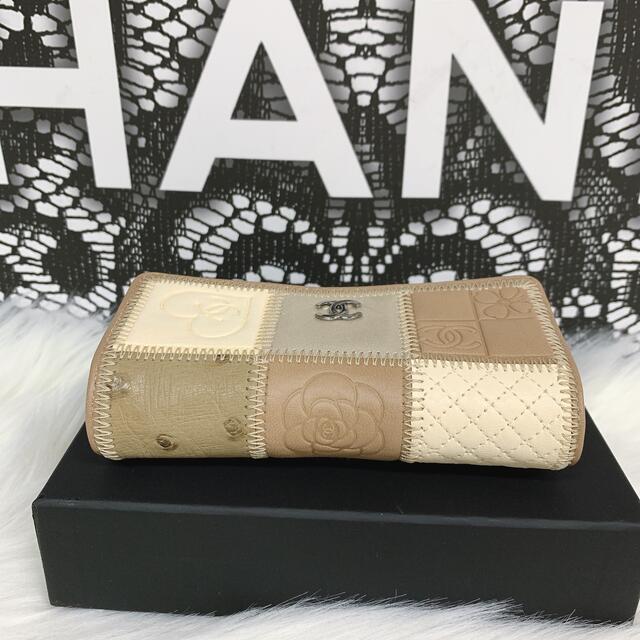 CHANEL - 専用*CHANEL シャネル アイコンパッチワーク 二つ折り CHANEL - 専用*CHANEL シャネル アイコンパッチワーク 二つ折り