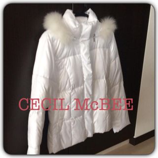 CECIL McBEE(ダウンコート ・ ホワイト/白色系)のフリマ CECIL McBEE(ダウンコート ・ ホワイト/白色系)のフリマ